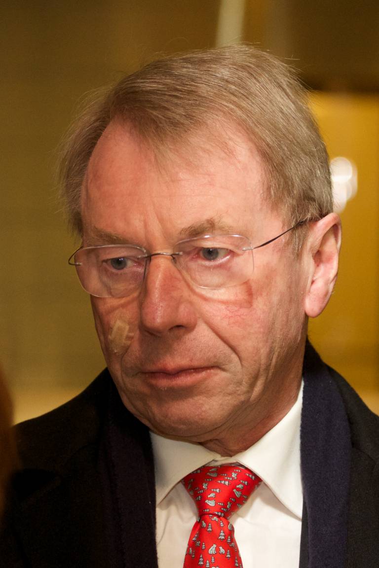 Jens Ulltveit-Moe, kaketjuv i dress og slips - SAFE Magasinet Nr 1 Mai 2016